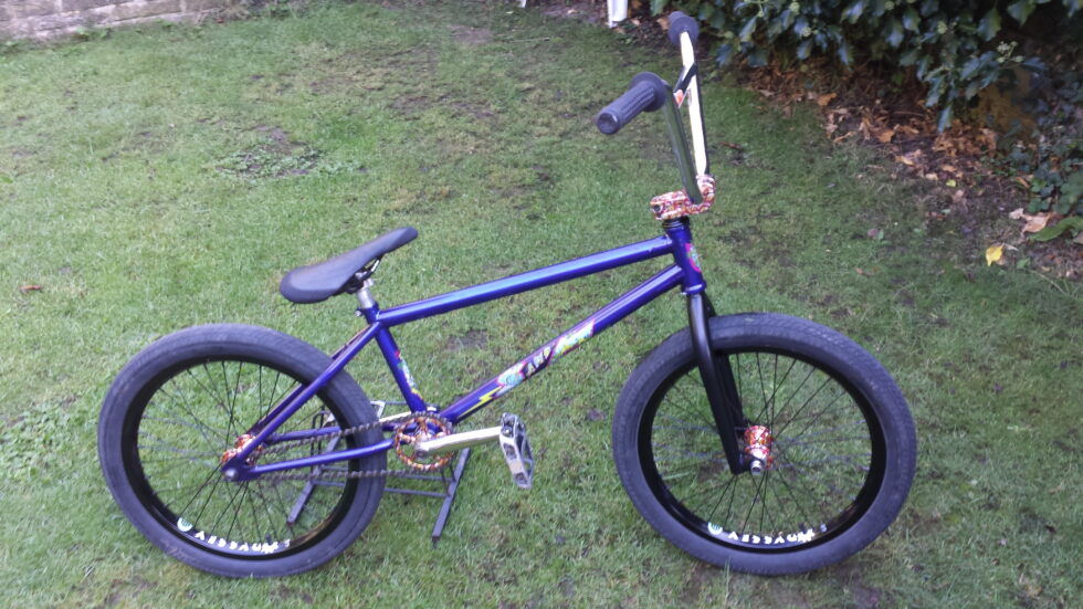 Finlay thompson’s Hucker – S&M Bikes